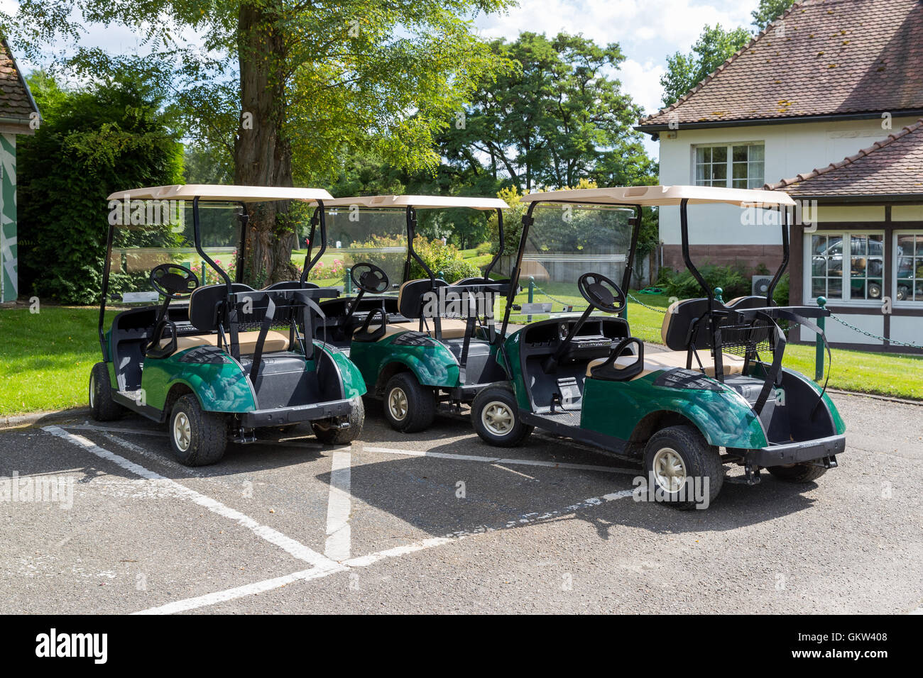 Green electric car ecology hi-res stock photography and images - Alamy