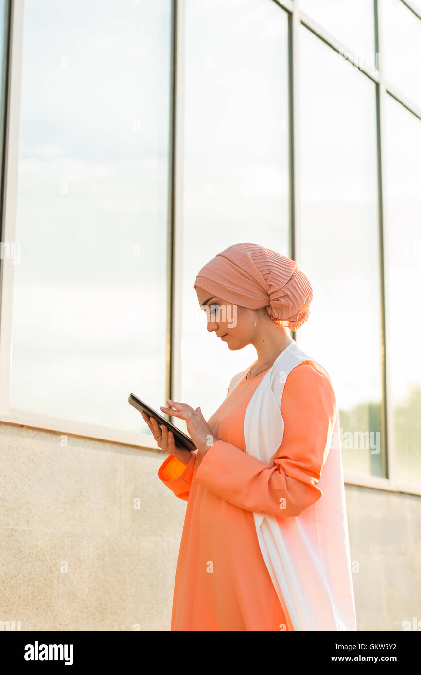 Thai muslim lady hi-res stock photography and images - Alamy