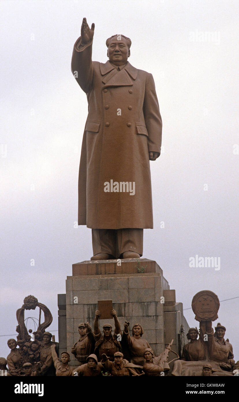 Chairman Mao statue, Shenyang, China Stock Photo - Alamy