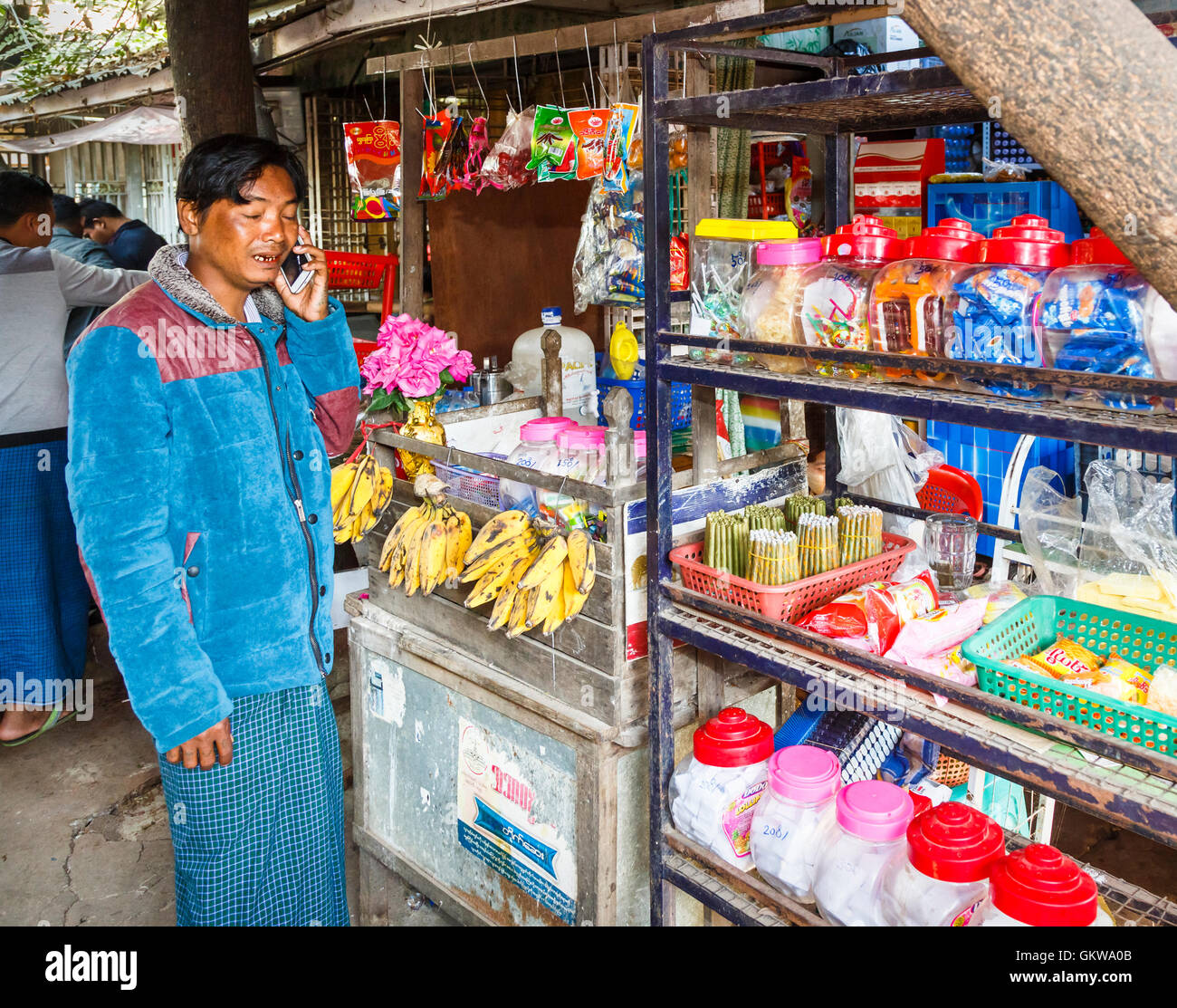 Myanmar road sign hi-res stock photography and images - Alamy