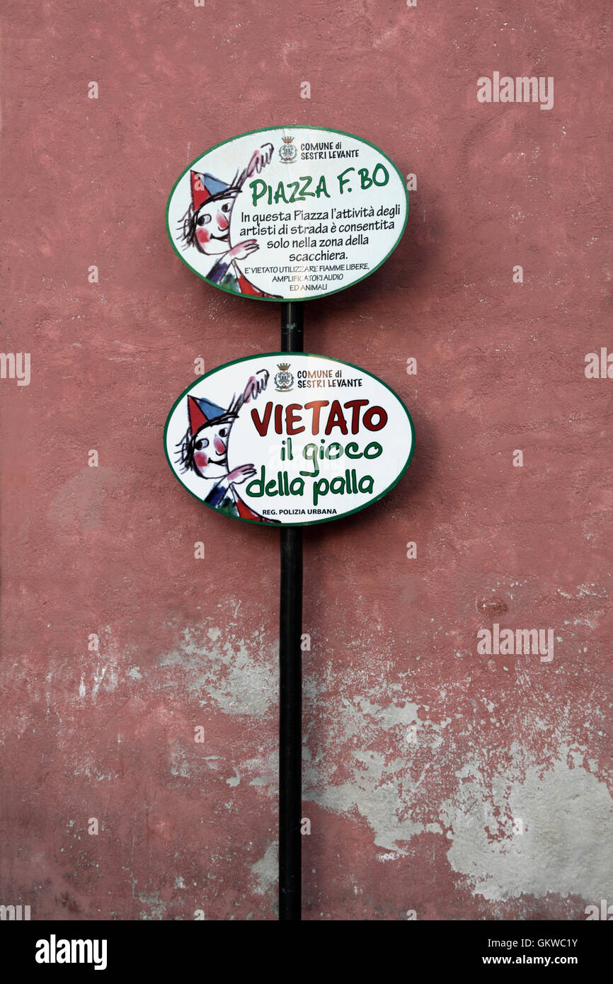 Italian street signs hi-res stock photography and images - Alamy