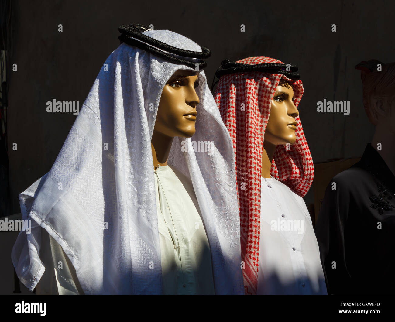 Arab male in traditional dress hi-res stock photography and images - Alamy