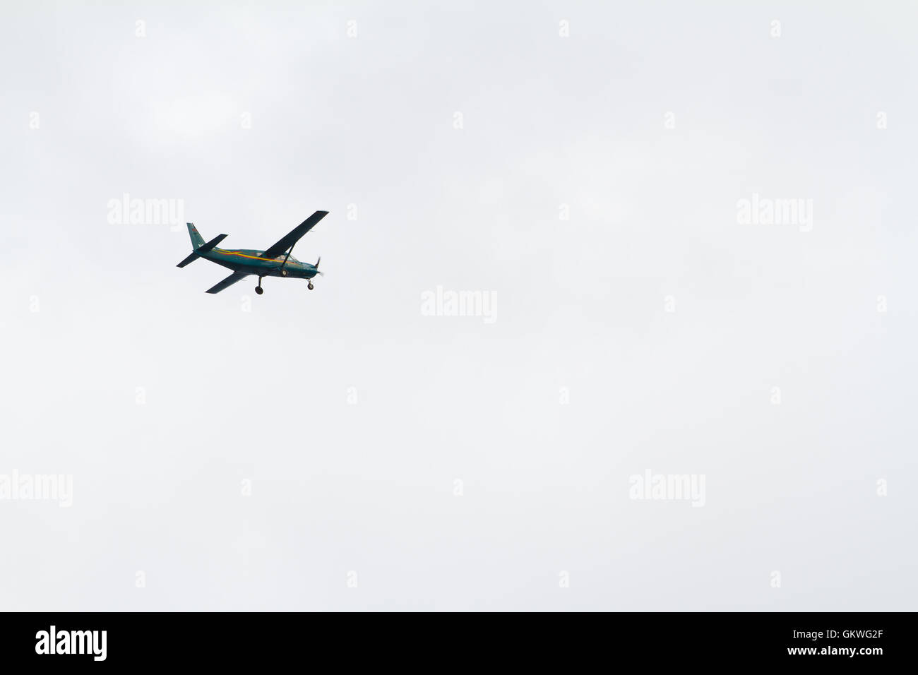 Skydiving Plane Flying Stock Photo - Alamy