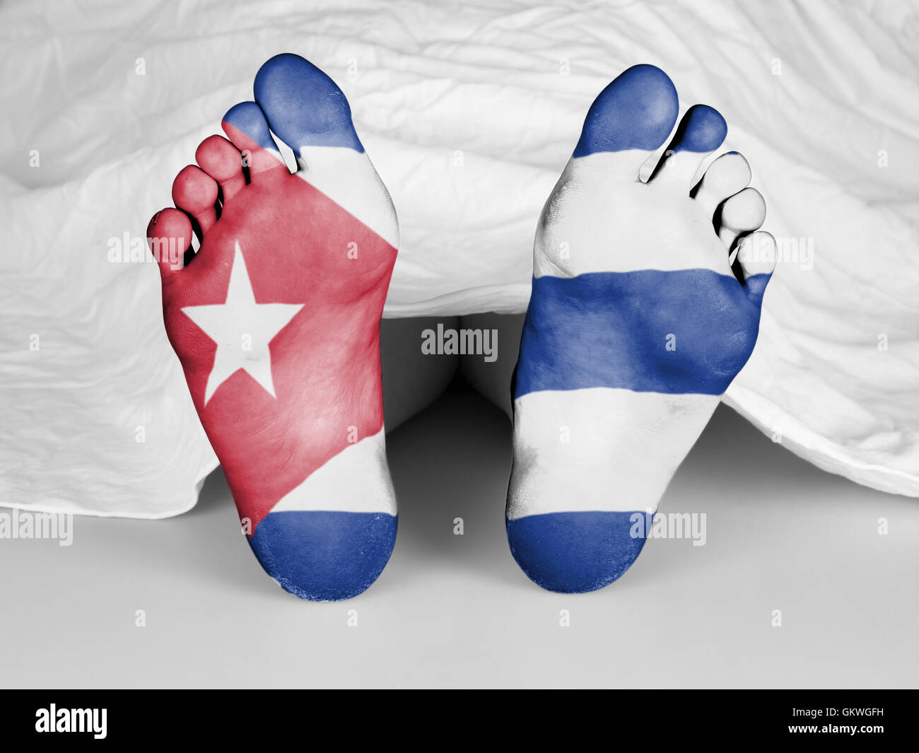 Corpse under sheet hi-res stock photography and images - Alamy