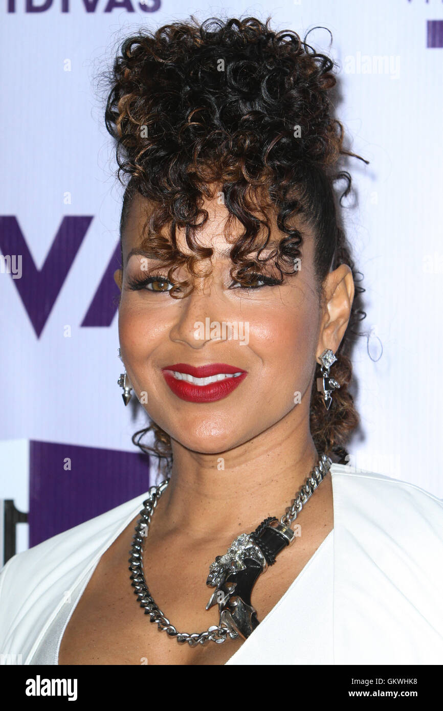 LOS ANGELES, CA - DECEMBER 16: LisaRaye McCoy arrives at "VH1 Divas ...