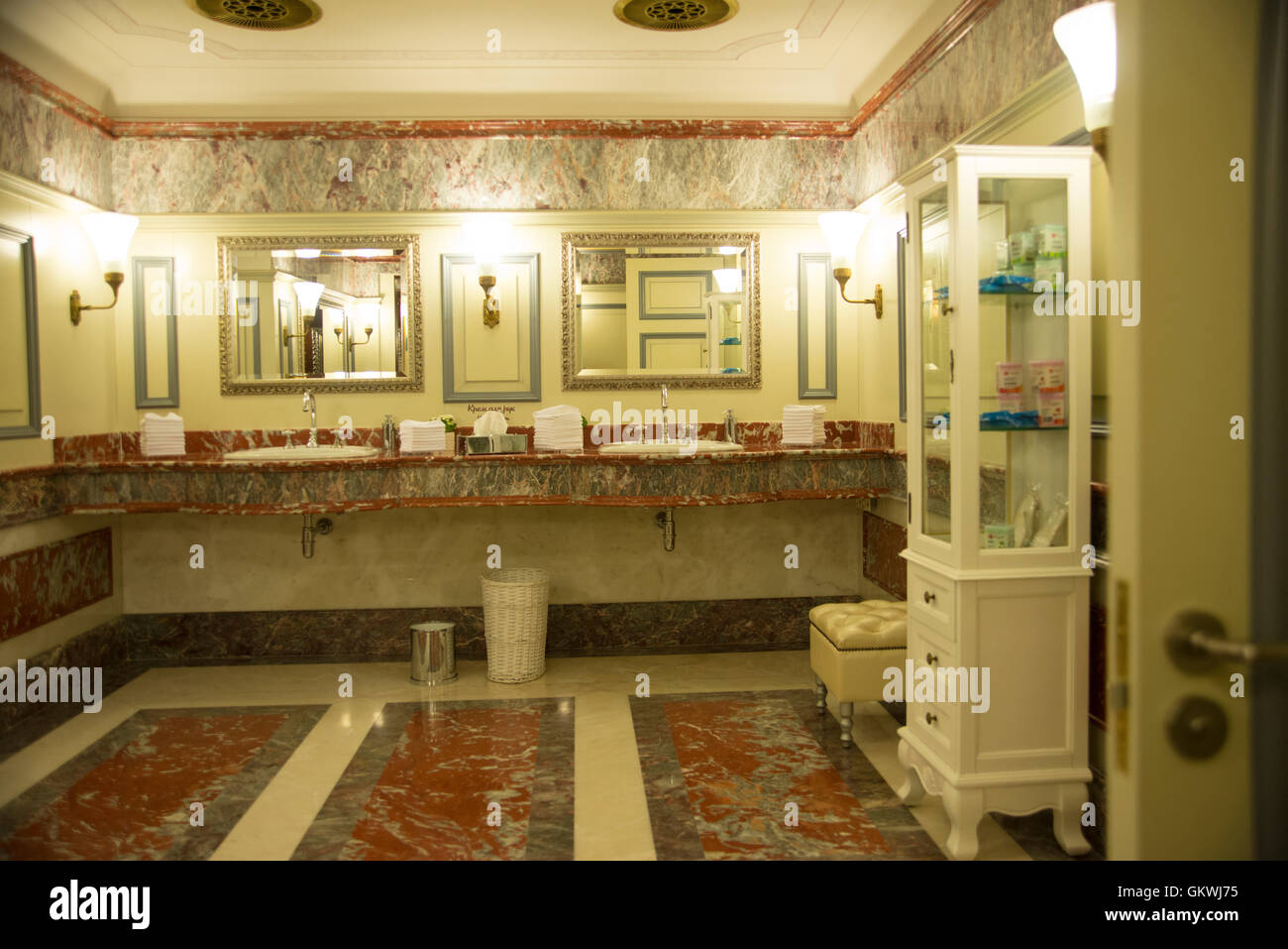 Mall restroom hi-res stock photography and images - Alamy