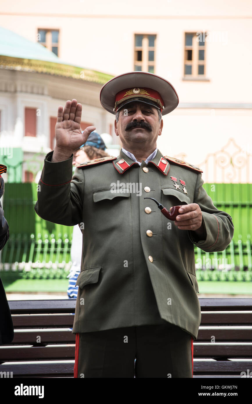 Stalin as tourist attraction in Red Square Stock Photo - Alamy