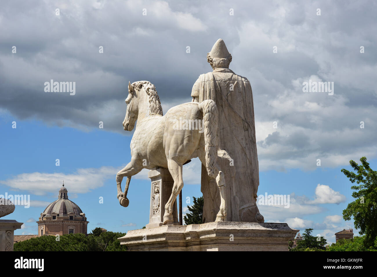 Equestrian statue ancient roman hi-res stock photography and images - Alamy