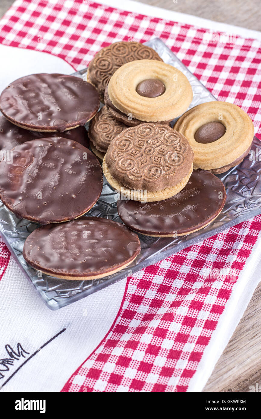 Sandwich biscuits image hi-res stock photography and images - Alamy