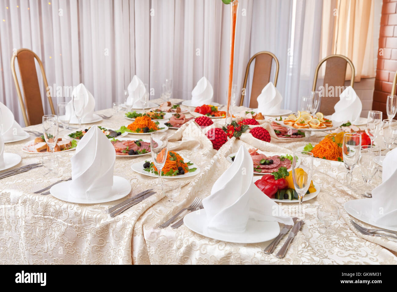 Wedding table setting Stock Photo - Alamy