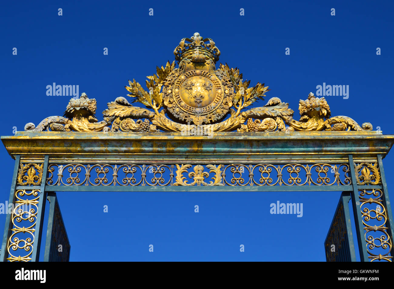 Golden gates of versailles palace hi-res stock photography and images ...