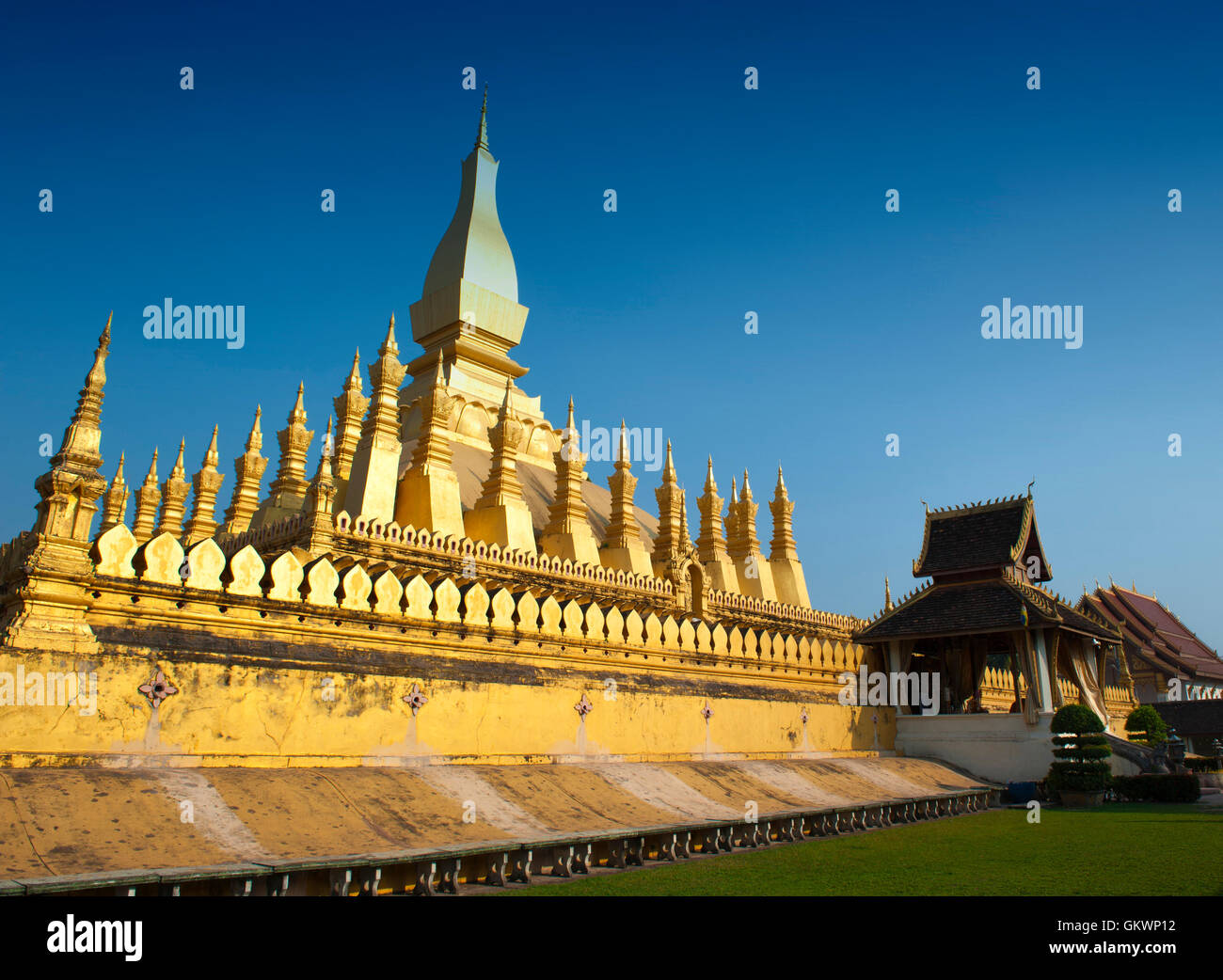 That Luang Stupa, landmark of Vientiane, Lao PDR Stock Photo - Alamy