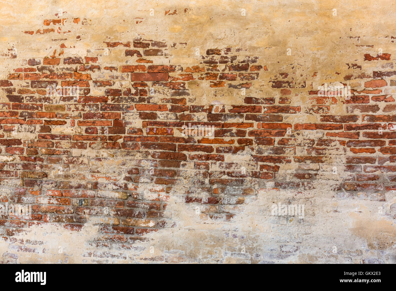 Run down brick hi-res stock photography and images - Alamy