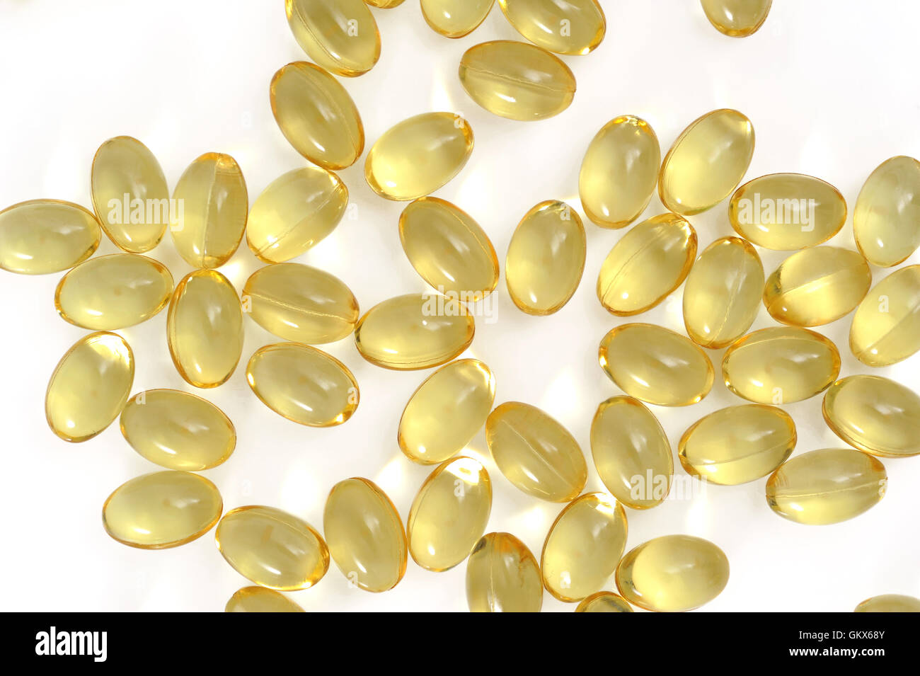 Garlic oil capsules Stock Photo - Alamy