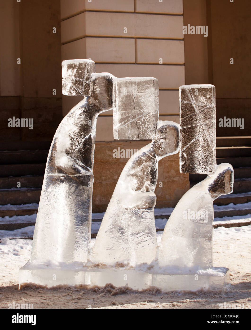 Cool ice sculpture hi-res stock photography and images - Alamy