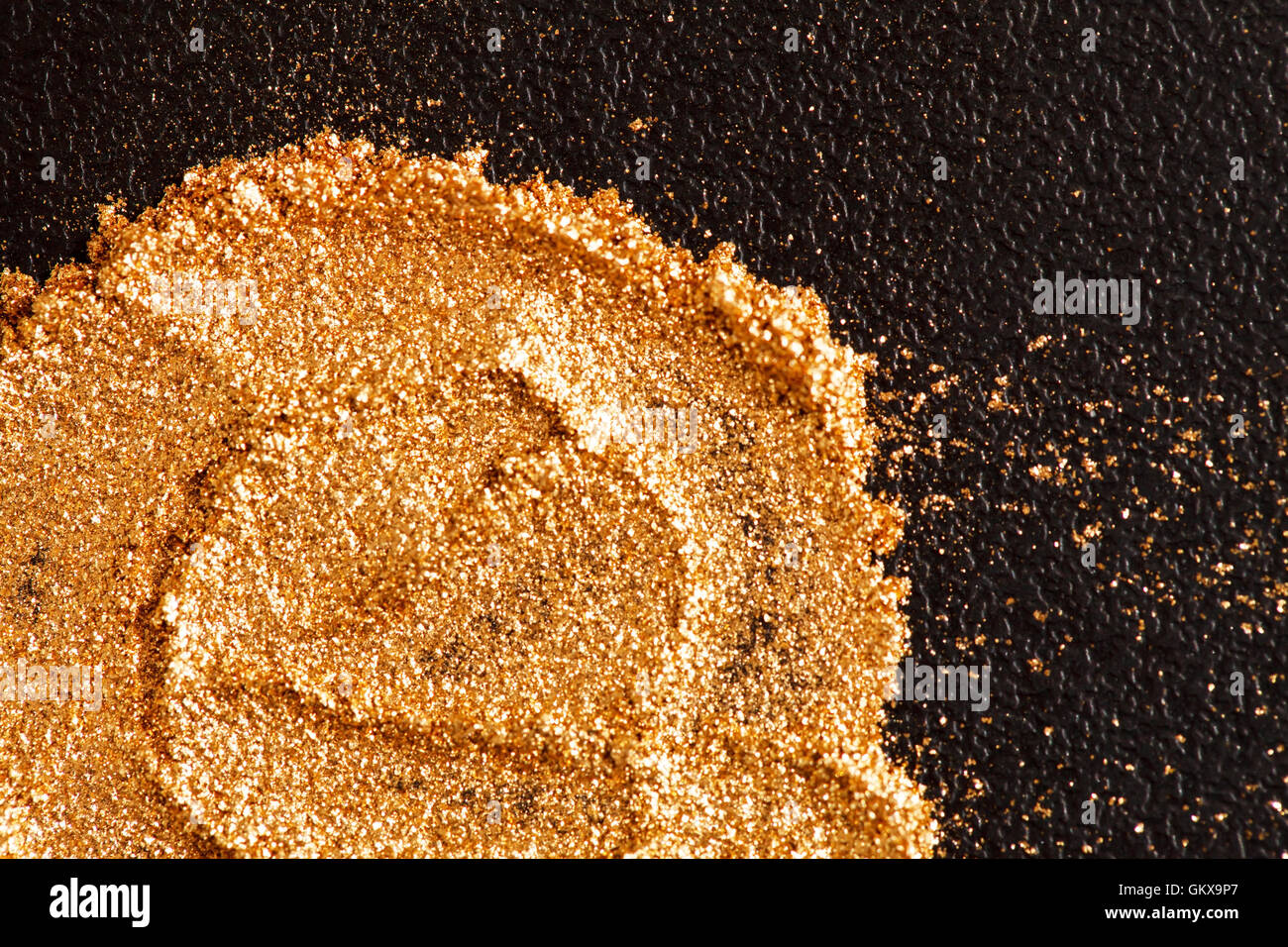 Gold powder hi-res stock photography and images - Alamy