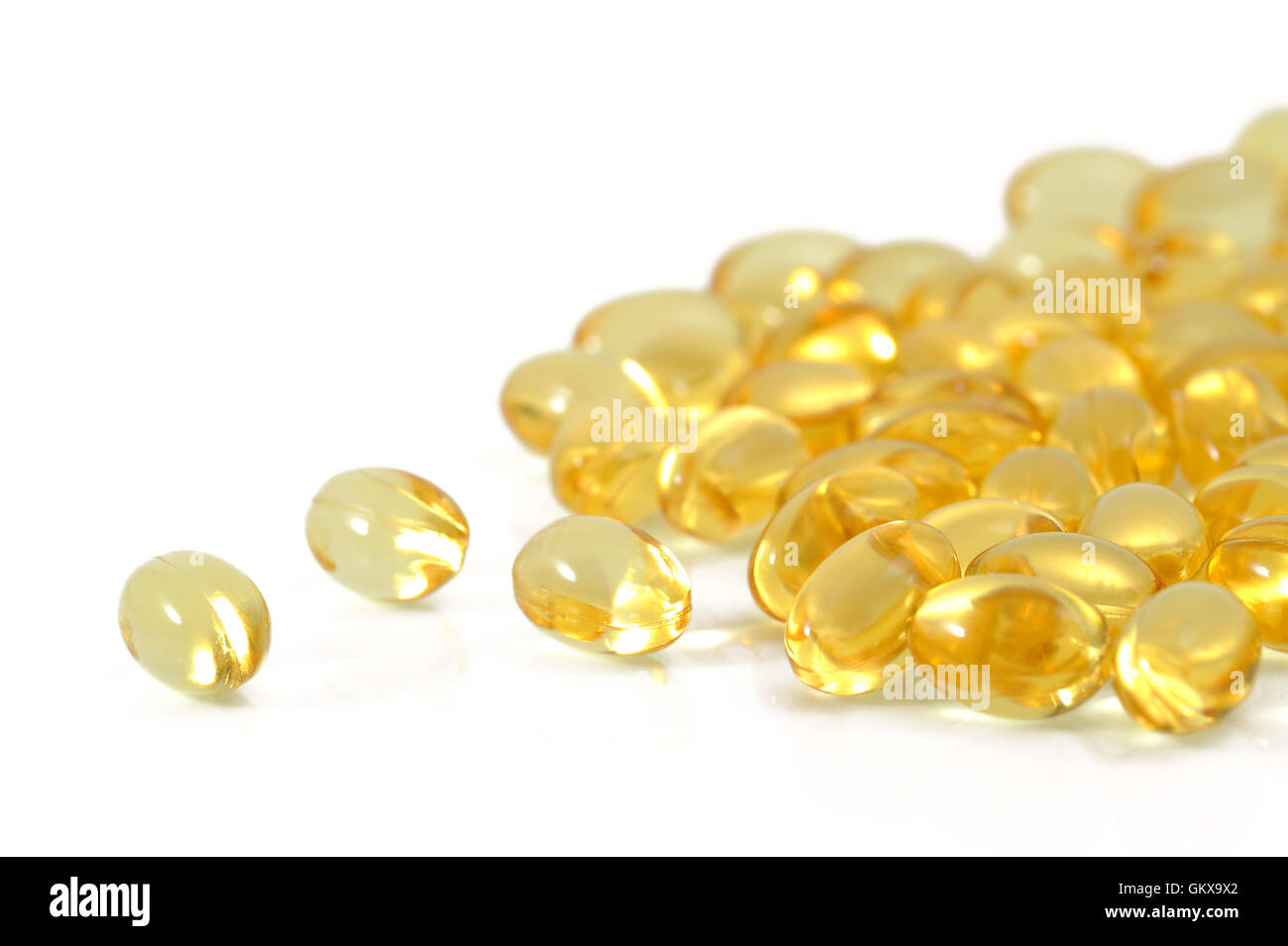 Garlic oil capsules Stock Photo - Alamy