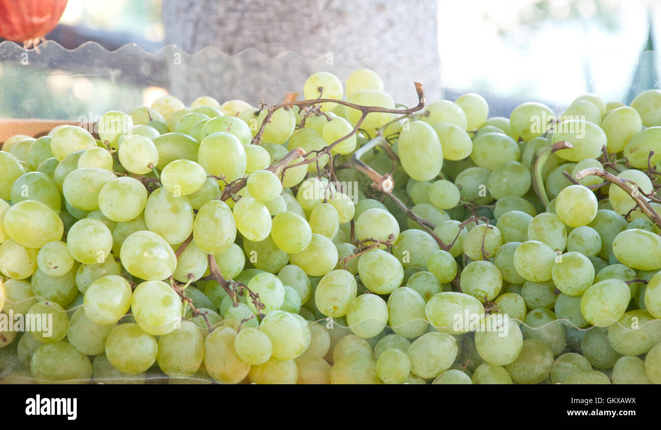 Grapes in the box hi-res stock photography and images - Alamy