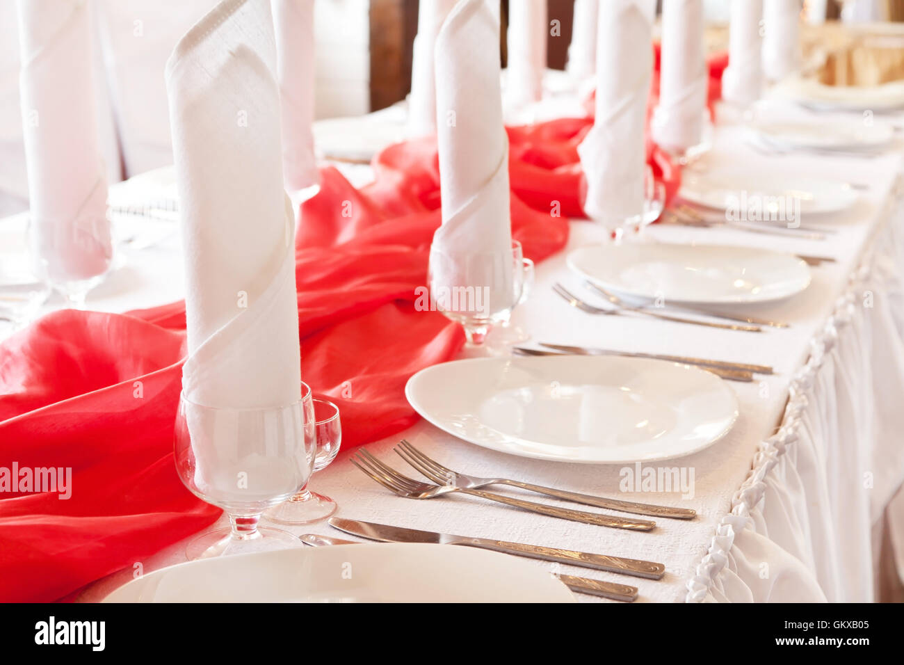 Wedding table setting Stock Photo - Alamy