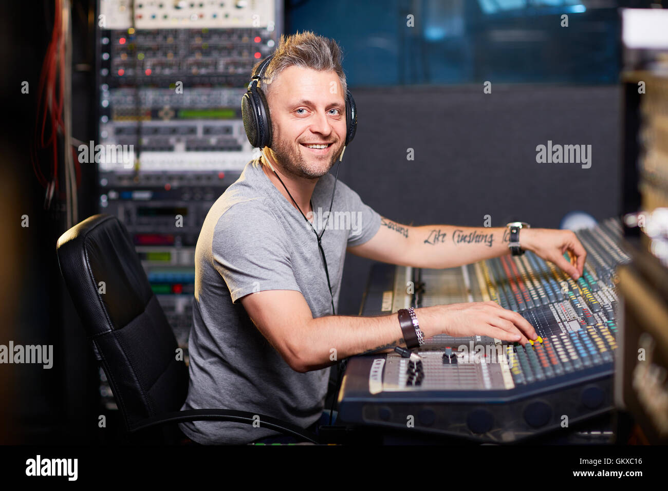 Happy sounds hi-res stock photography and images - Alamy