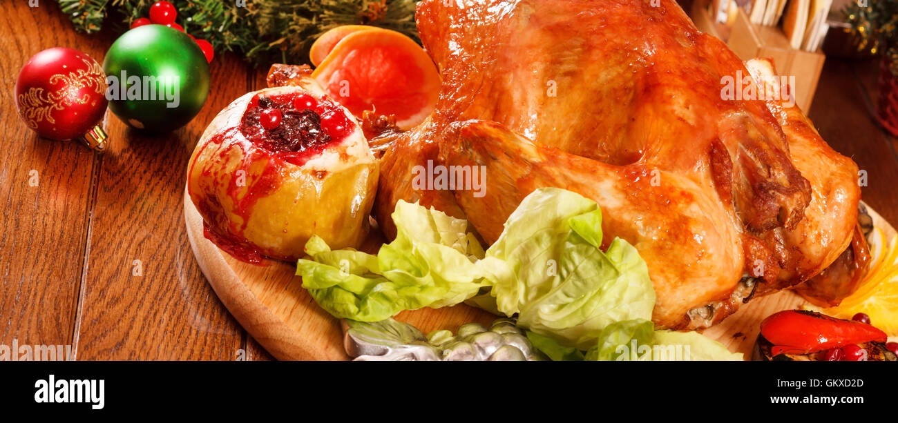 Garnished roasted turkey Stock Photo - Alamy