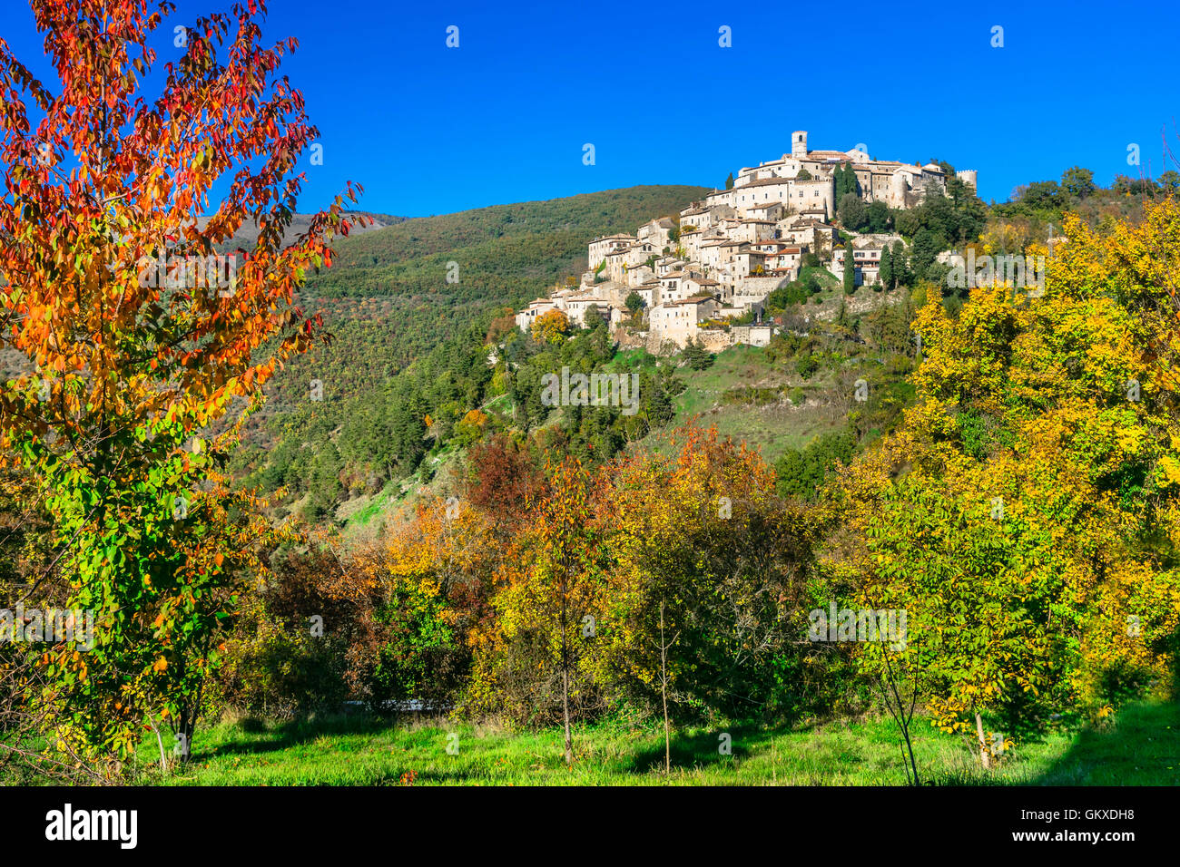 Picturesque small village . traditional borgo medieval Labro in Rieti ...