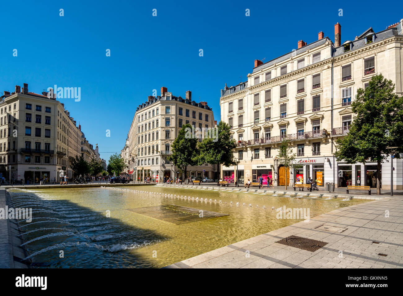 Fountains square hi-res stock photography and images - Alamy