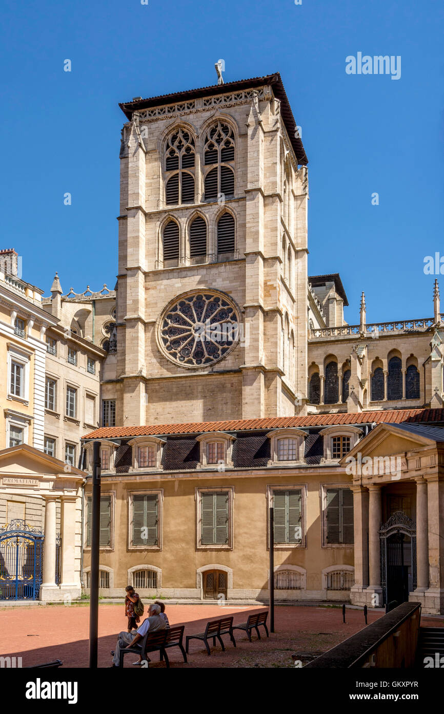Lyon cathedral hi-res stock photography and images - Alamy