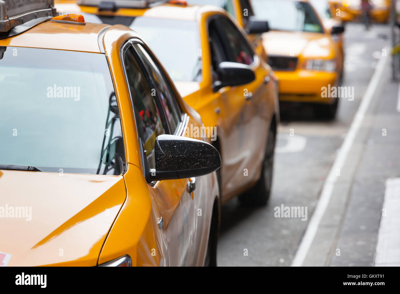 Yellow icons hi-res stock photography and images - Alamy