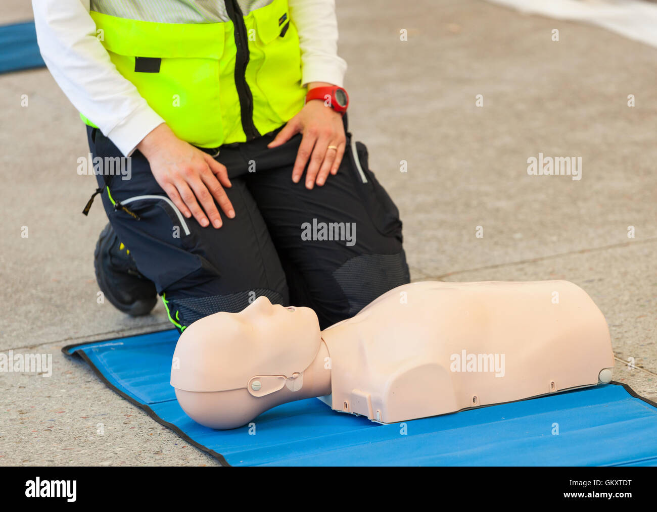 Cpr Dummy Female Stock Photos & Cpr Dummy Female Stock Images - Alamy