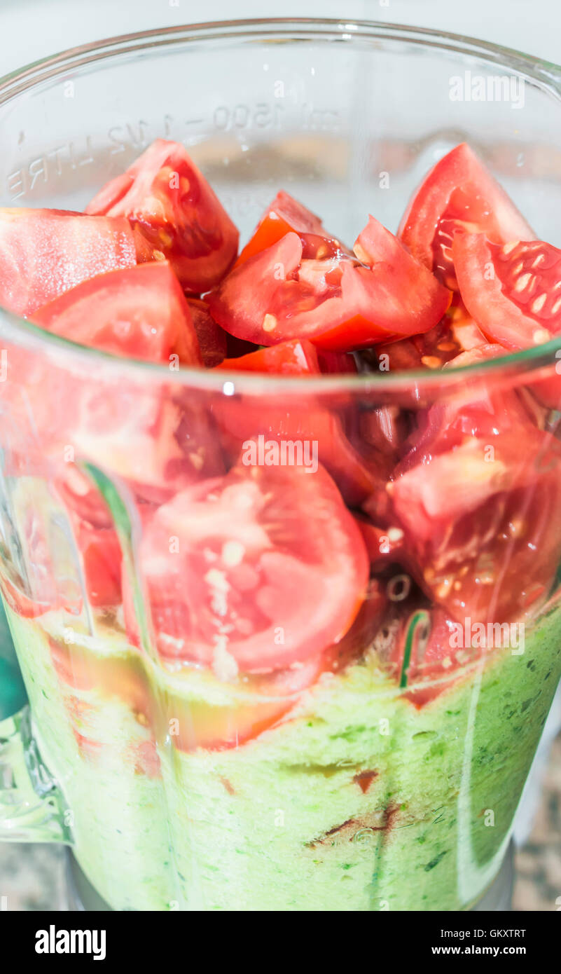 Tomato in blender hi-res stock photography and images - Alamy