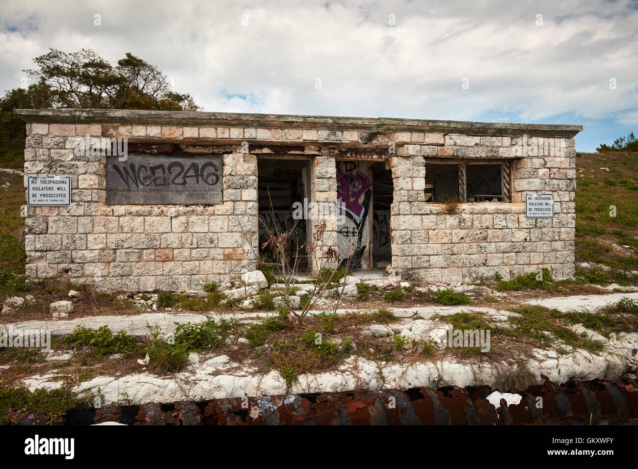 Abandoned architecture hi-res stock photography and images - Alamy
