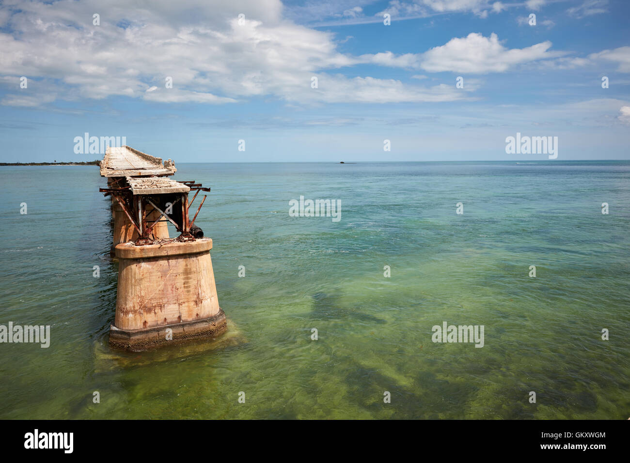 Abandoned bridge florida keys hi-res stock photography and images - Alamy