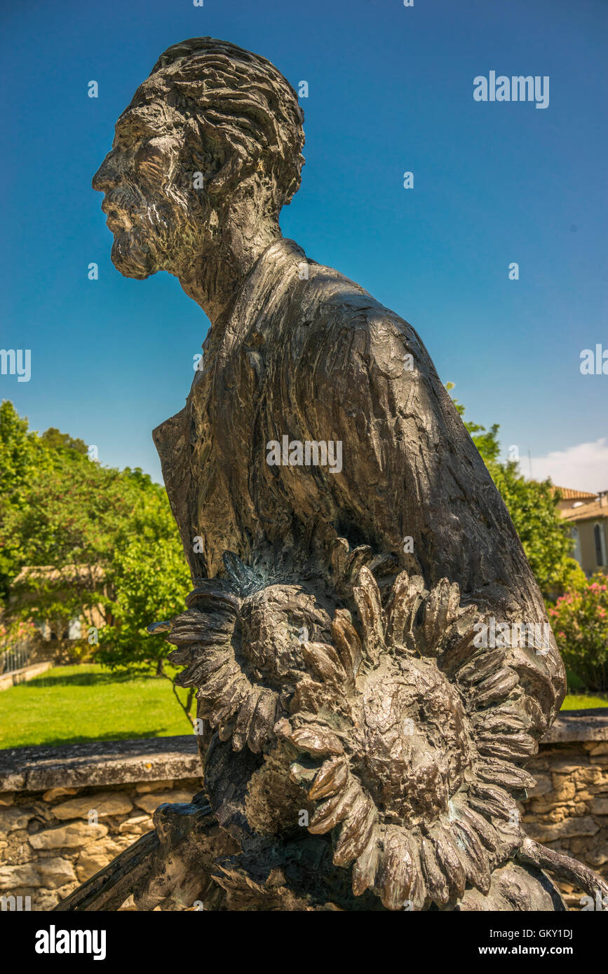 Van Gogh statue at the asylum at St Paul de Mausole Monastery on the ...