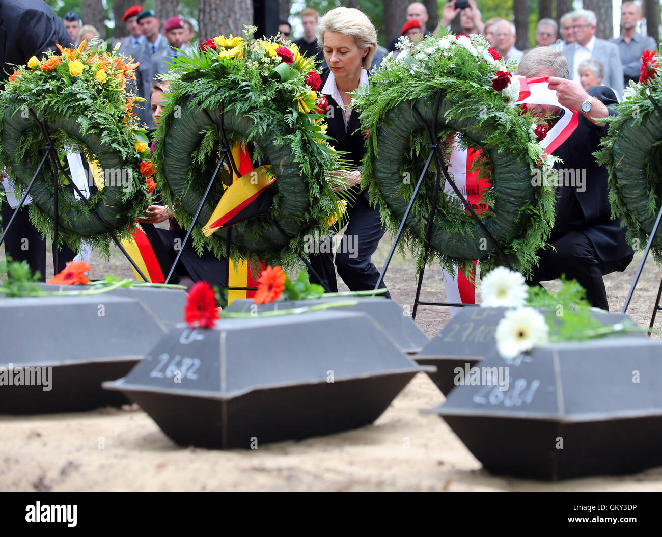 Halbe, Germany. 23rd Aug, 2016. German Defence Minister Ursula von der ...