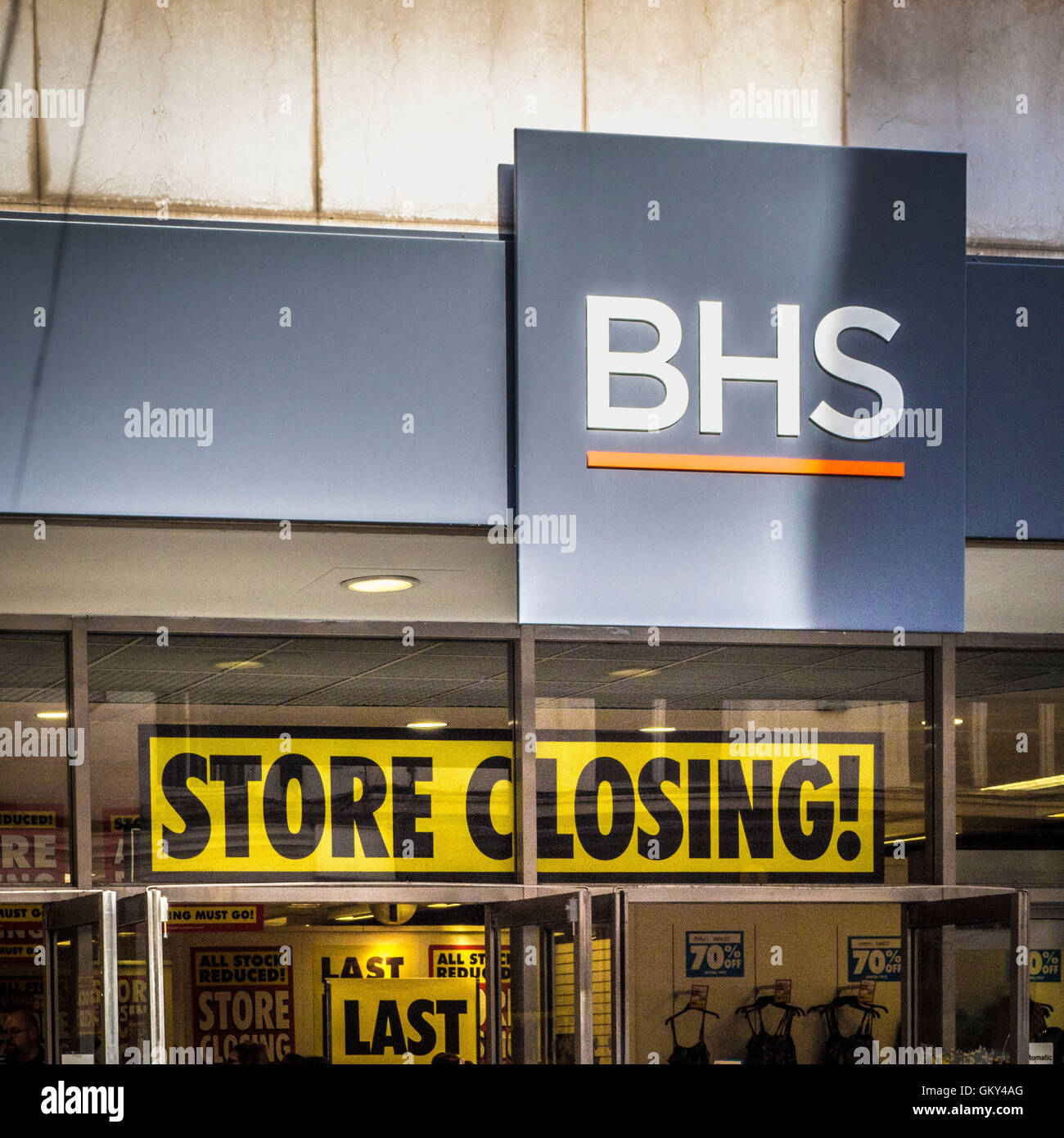 Bhs closing down hi-res stock photography and images - Alamy