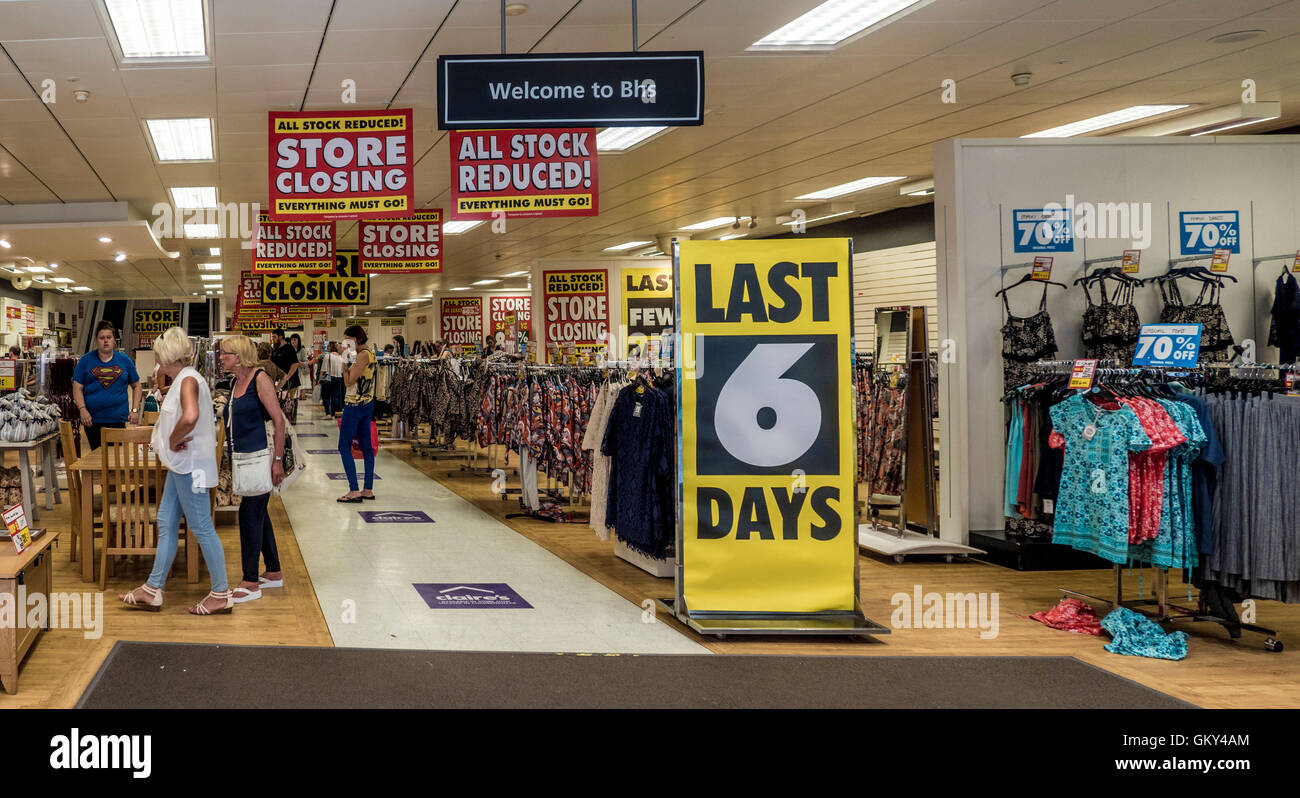 BHS Closing down sale, York, August 2016 Stock Photo - Alamy
