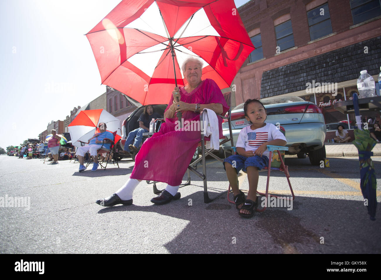 Anadarko, Oklahoma, USA. 6th Aug, 2016. Onlookers during the annual ...