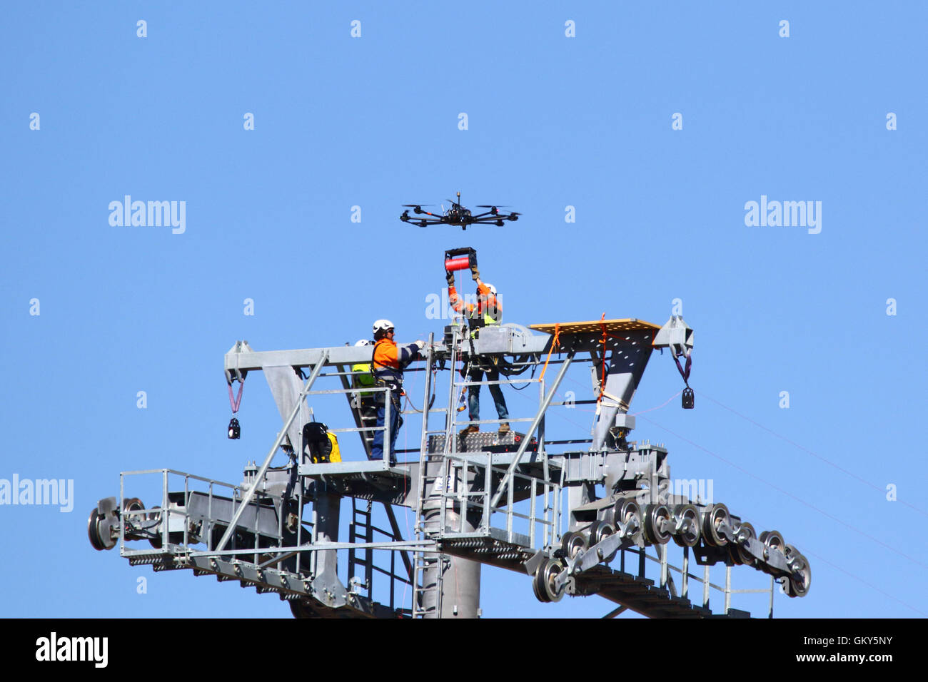 Cable car operating system hi-res stock photography and images - Alamy