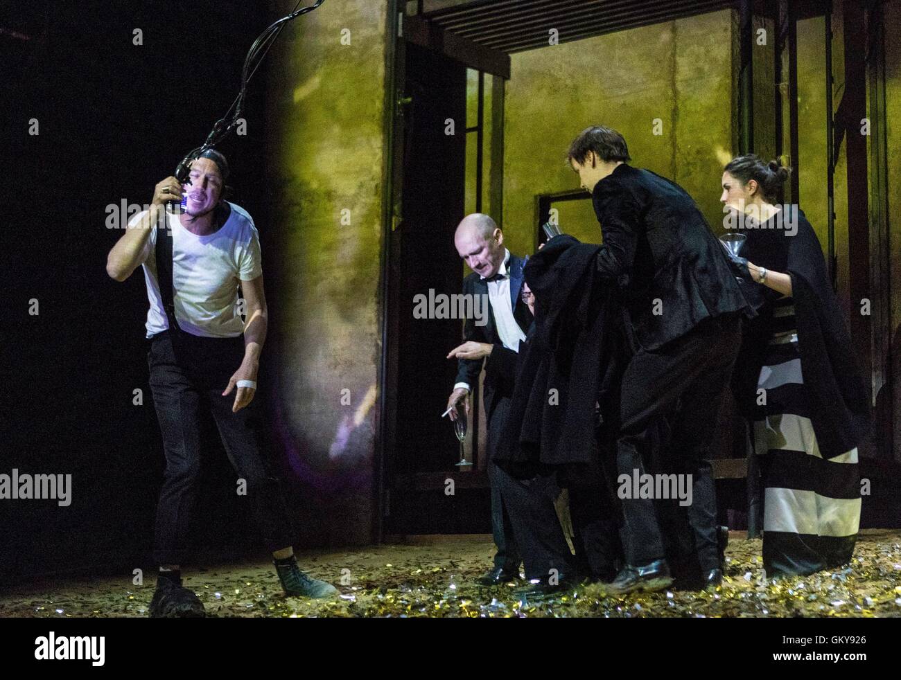 Lady anne richard iii hi-res stock photography and images - Alamy