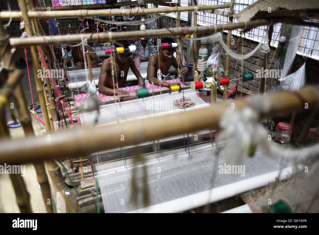 Indian weaver muslin hi-res stock photography and images - Alamy
