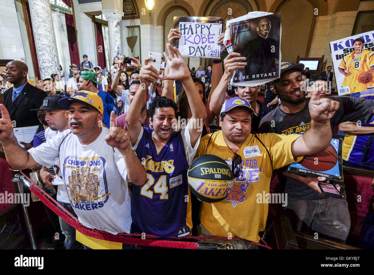 Los Angeles, California, USA. 24th Aug, 2016. Fans join former Los ...