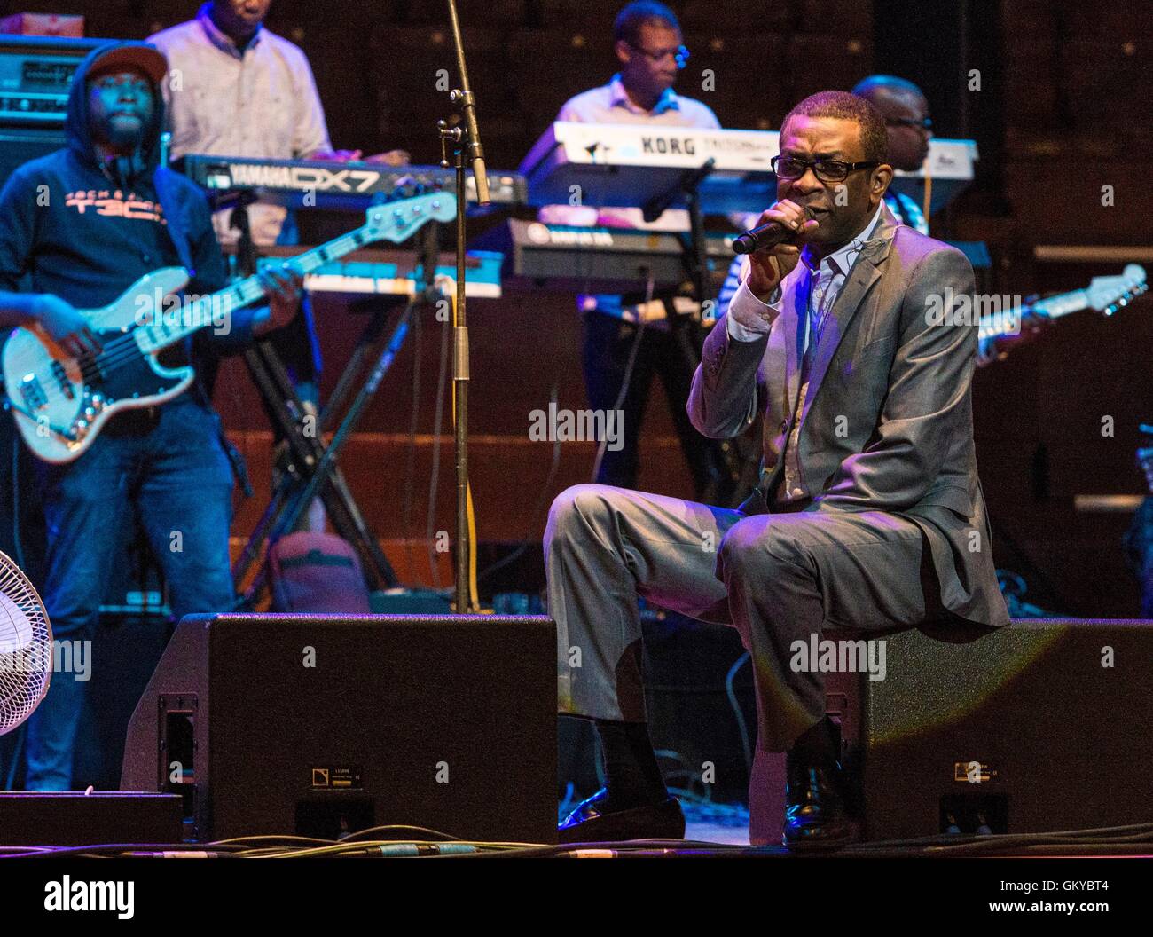 Senegalese singer hi-res stock photography and images - Alamy