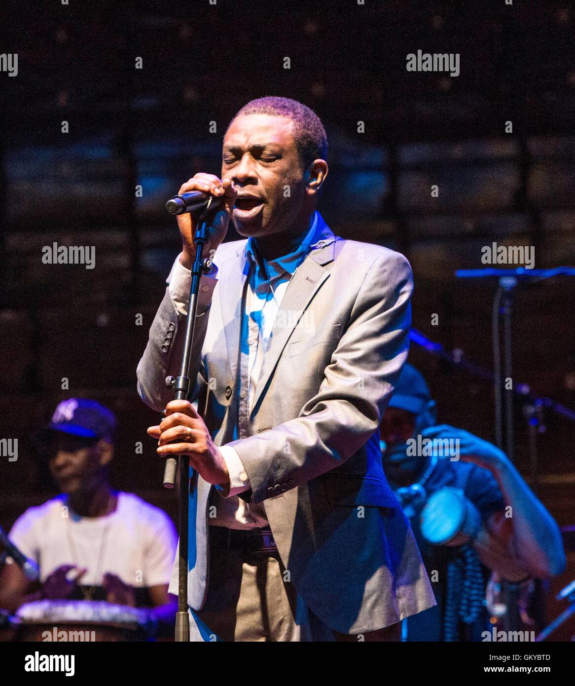 Senegalese singer hi-res stock photography and images - Alamy