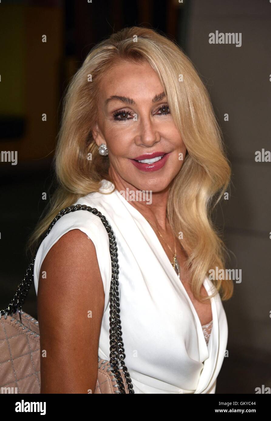 Lori Majewski's Instagram, Twitter & Facebook on IDCrawl