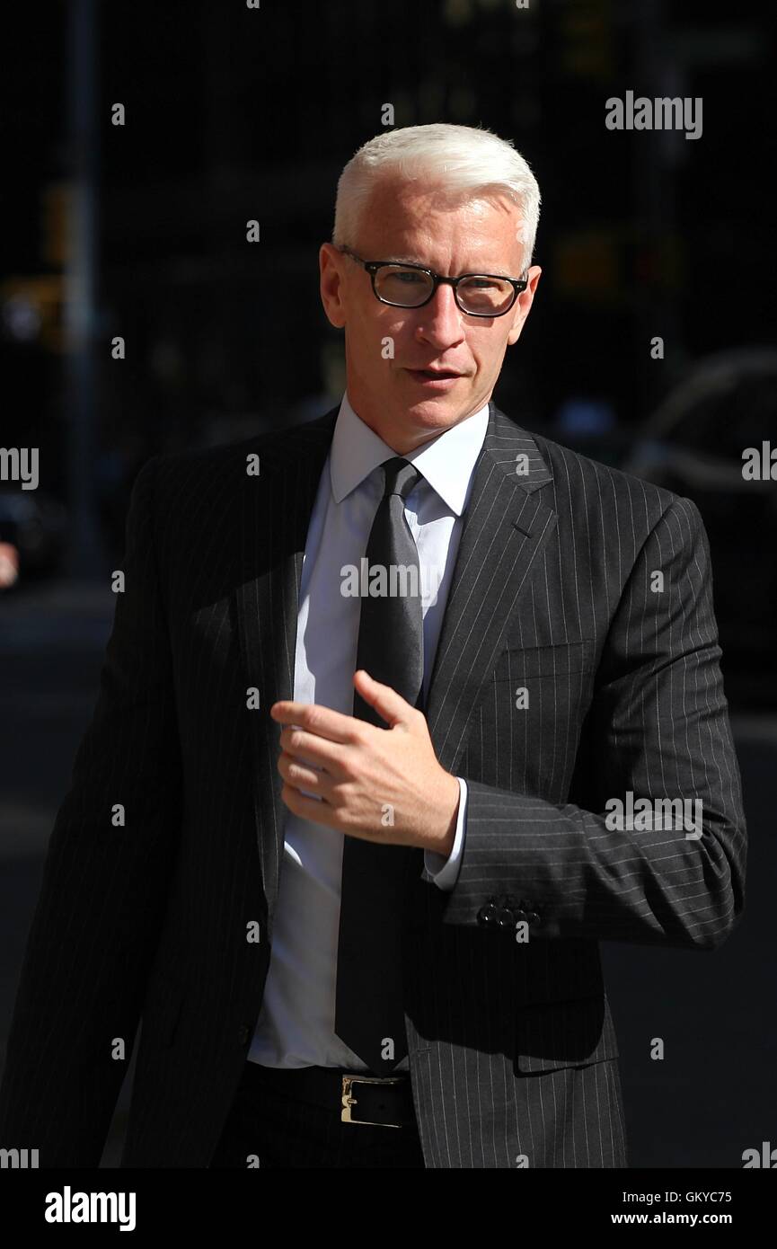 New York, USA. 24th August, 2016. Anderson Cooper visits The Late Show ...