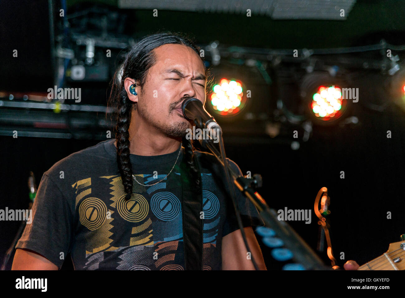 Temper trap hi-res stock photography and images - Alamy