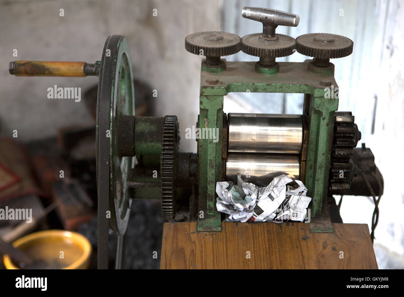 Mangle machine hi-res stock photography and images - Alamy