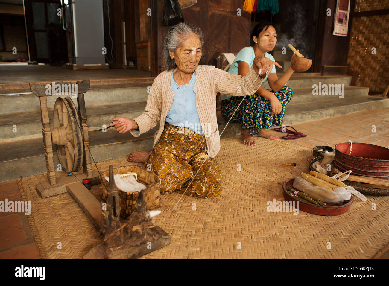Myanmar burmese spinning wheel hi-res stock photography and images - Alamy