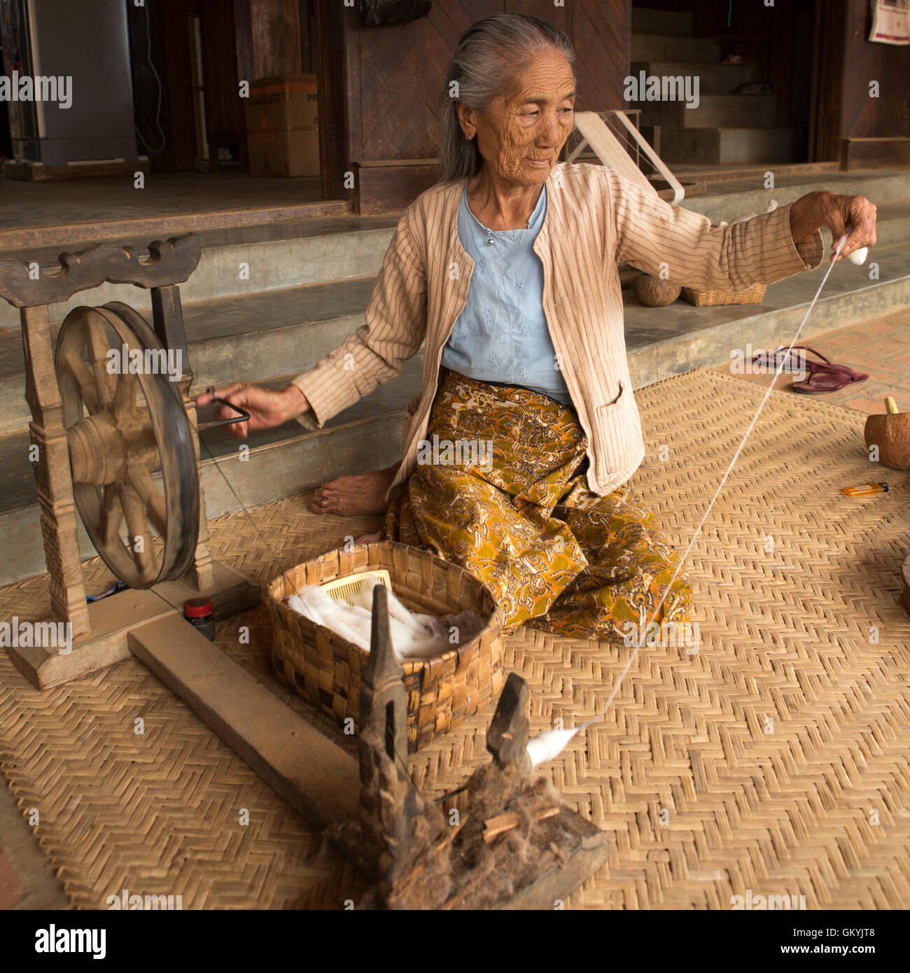 Myanmar burmese spinning wheel hi-res stock photography and images - Alamy